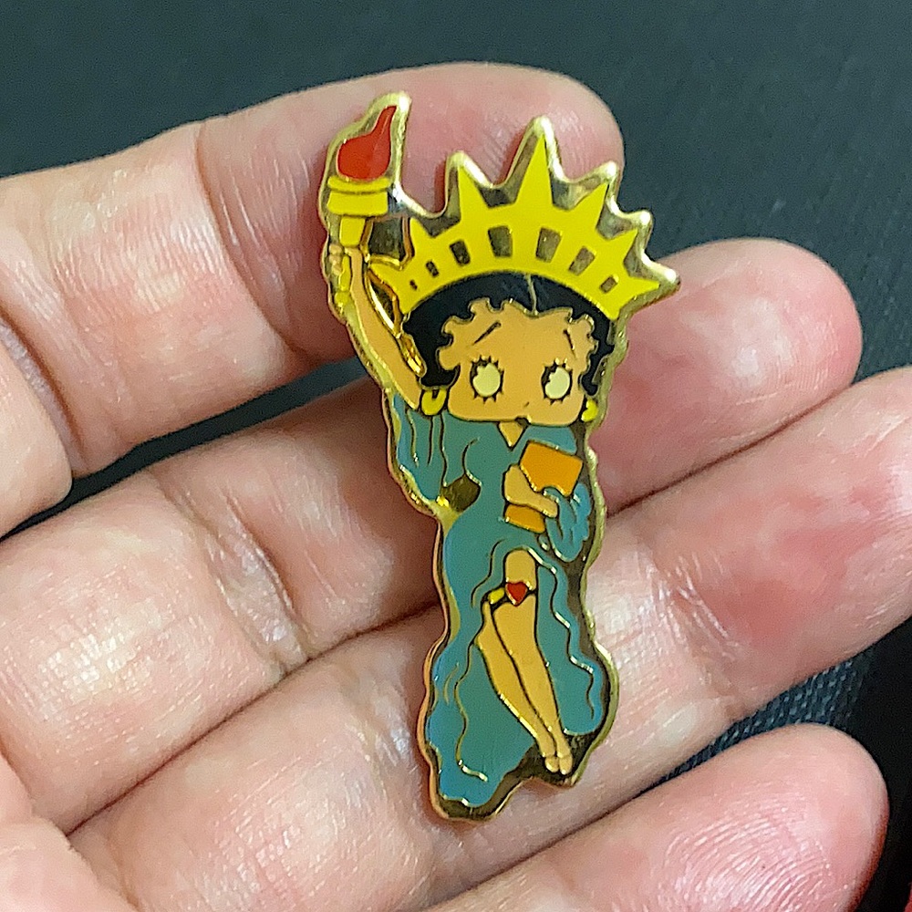 Rare 1995 Betty Boop Pin - Gem